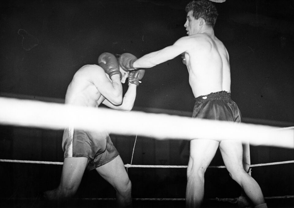 Standbeeld bokser 'Tarzan' of Cyriel Delannoit overgedragen aan stad ...
