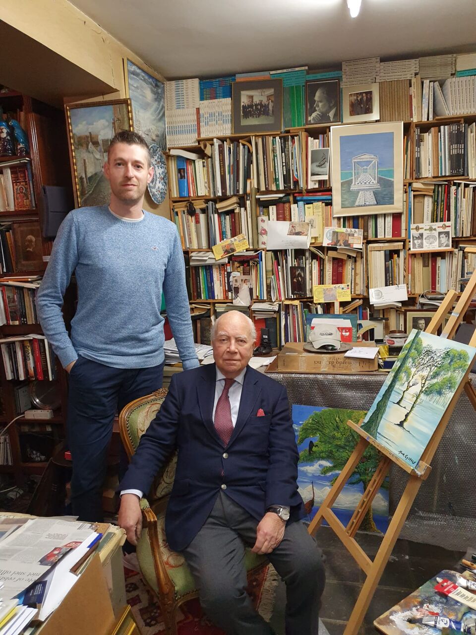 Johan Smet uit Sint-Niklaas is gefascineerd door politici: "Ik verzamel ...