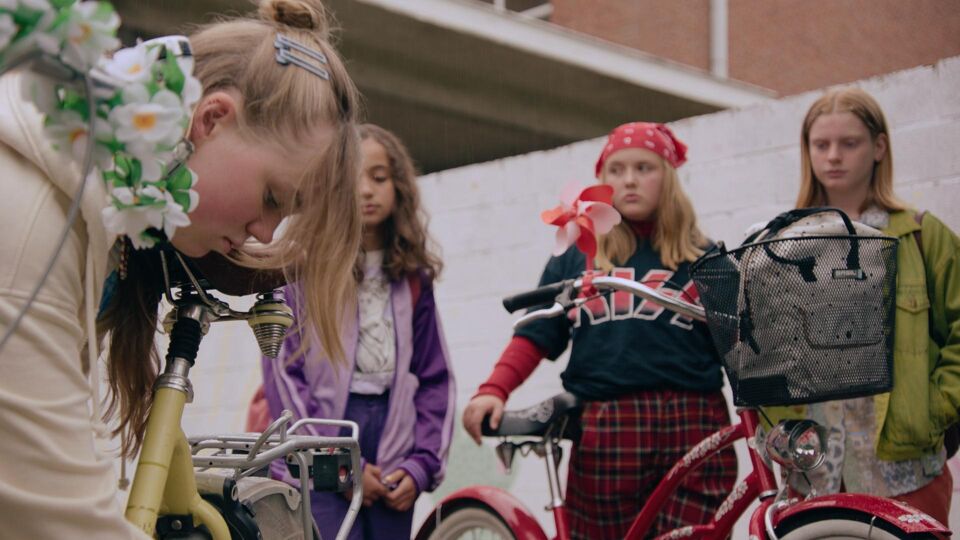 Meisjes - Aflevering 7 (Seizoen 3) | VRT MAX