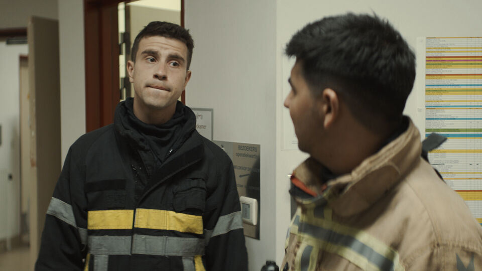 Onder vuur - Aflevering 1 (Seizoen 2) | VRT MAX