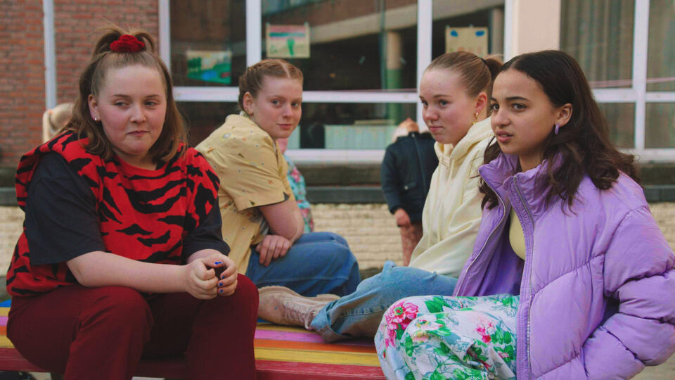 Meisjes - Aflevering 1 (Seizoen 4) | VRT MAX