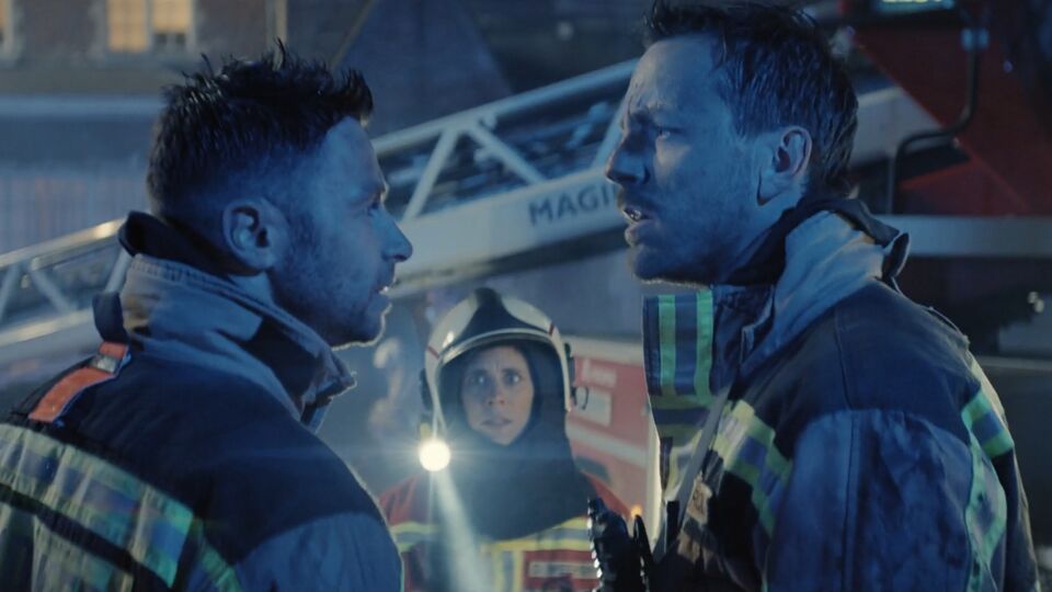 Onder vuur - Aflevering 1 (Seizoen 2) | VRT MAX