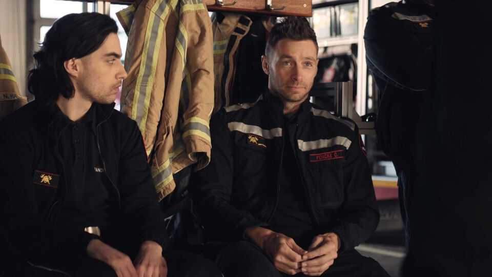 Onder vuur - Aflevering 1 (Seizoen 3) | VRT MAX