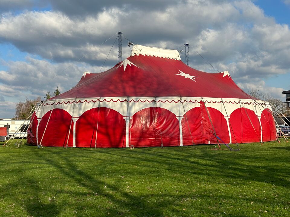 Dimitri uit Halen opent eigen circus: "Circus is niet dood" | VRT NWS ...