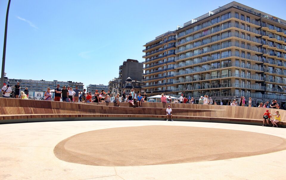 La nouvelle digue de mer inaugurée à Westende | VRT NWS: le site d ...