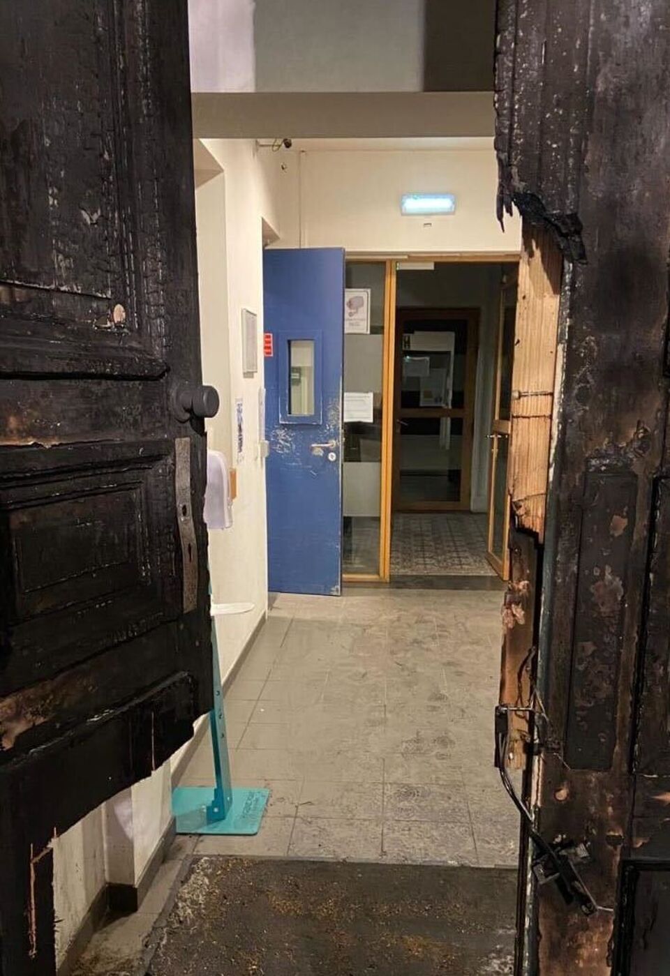 Un commissariat de police incendié dans la commune de Saint-Gilles ...