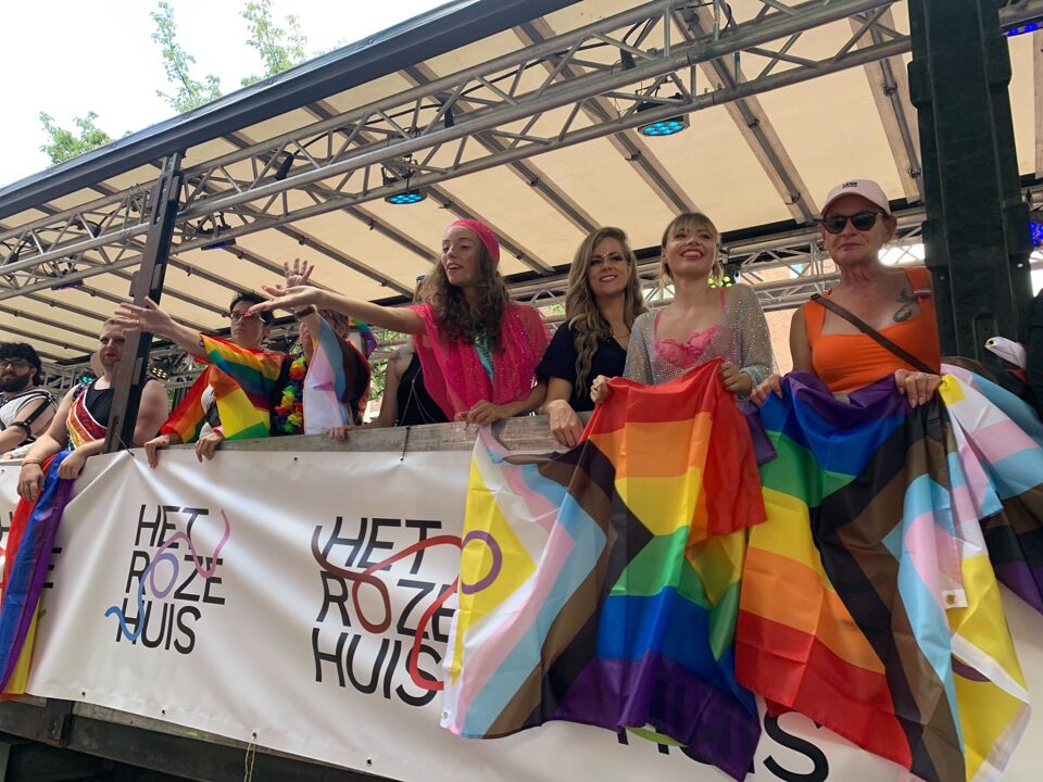 Grootste Antwerp Pride Parade ooit: 140.000 deelnemers en 74 delegaties ...