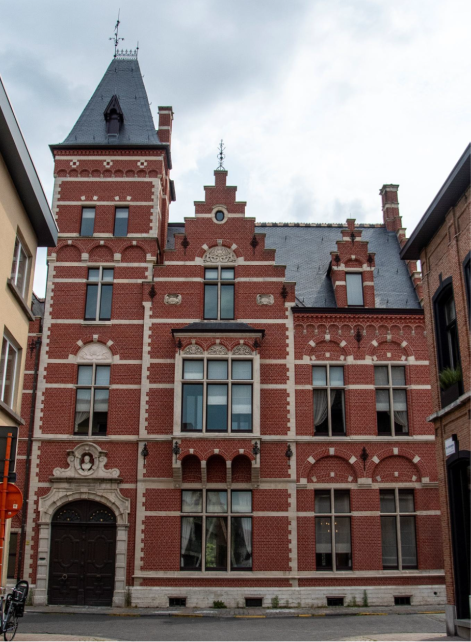 Nieuw curiositeitenmuseum Curiosum officieel geopend in Sint-Niklaas ...