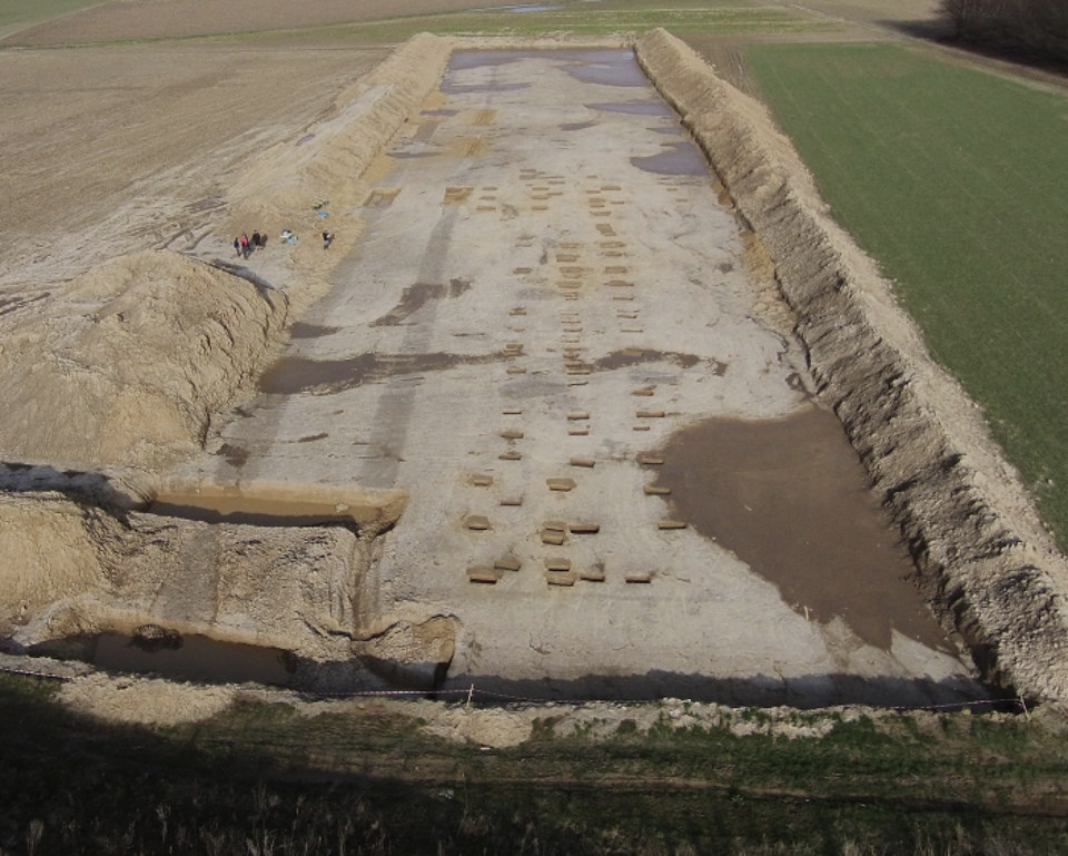 Restanten van Karolingisch fort in Lanaken voorlopig beschermd als ...