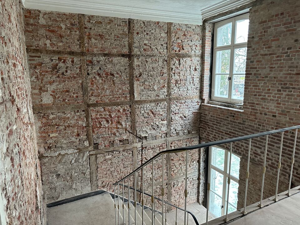 Werken aan interieur kasteel Edelhof in Munsterbilzen gestart | VRT NWS ...