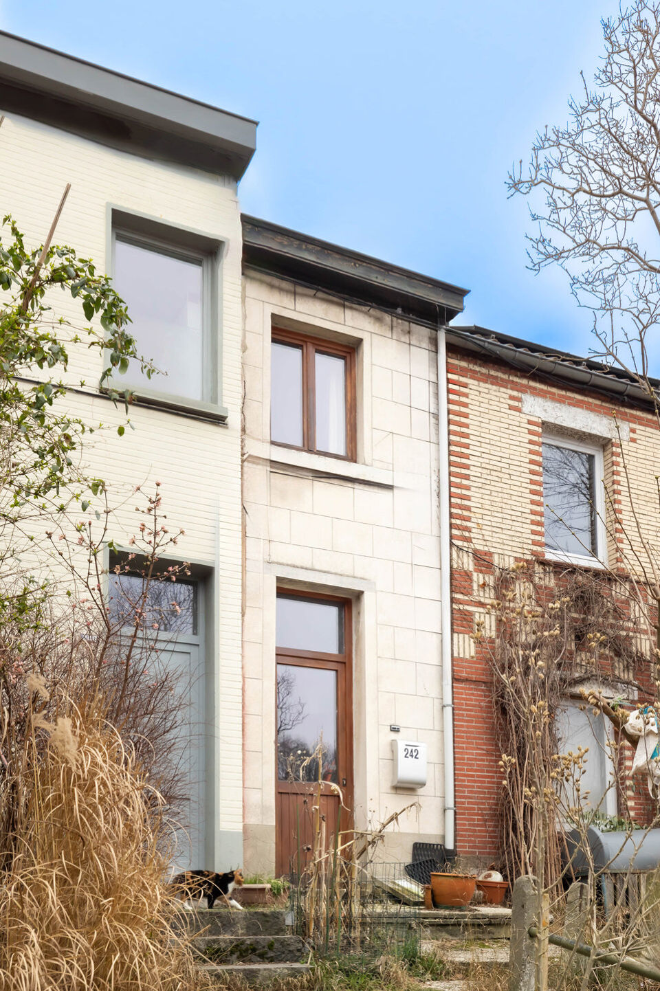 Kleinste huis van Brussel staat te koop | VRT NWS: nieuws