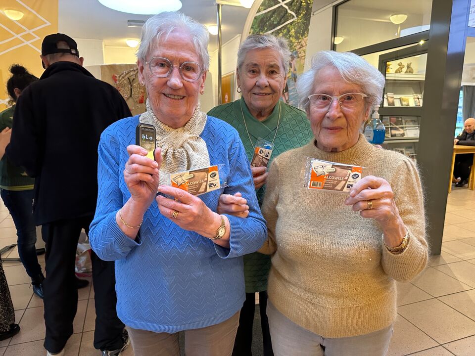 Senioren van Heusden-Zolder krijgen na gezellige namiddag in ...