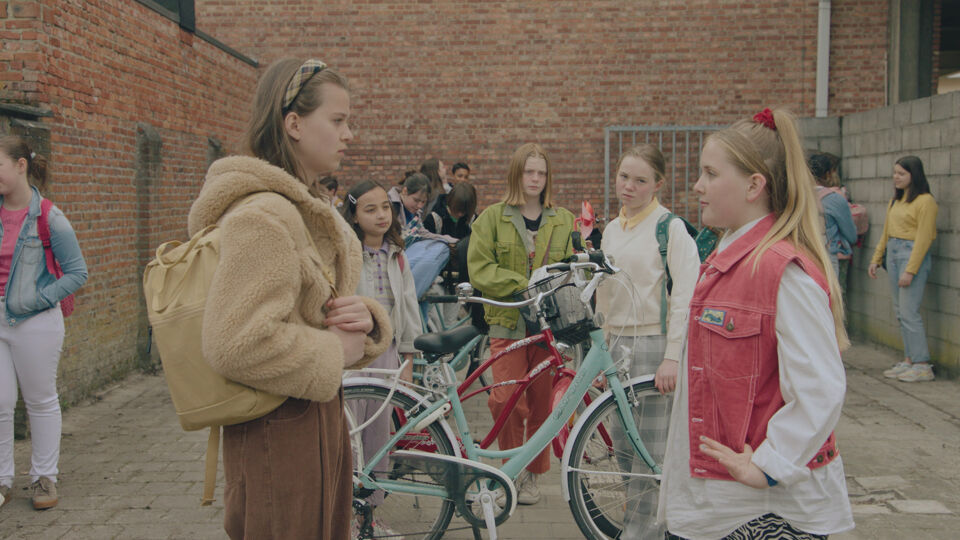 Meisjes - Aflevering 1 (Seizoen 2) | VRT MAX