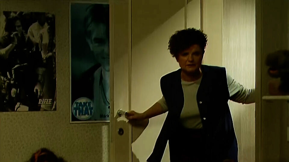 Thuis - Marianne en Rosa vechten op het perron | VRT MAX