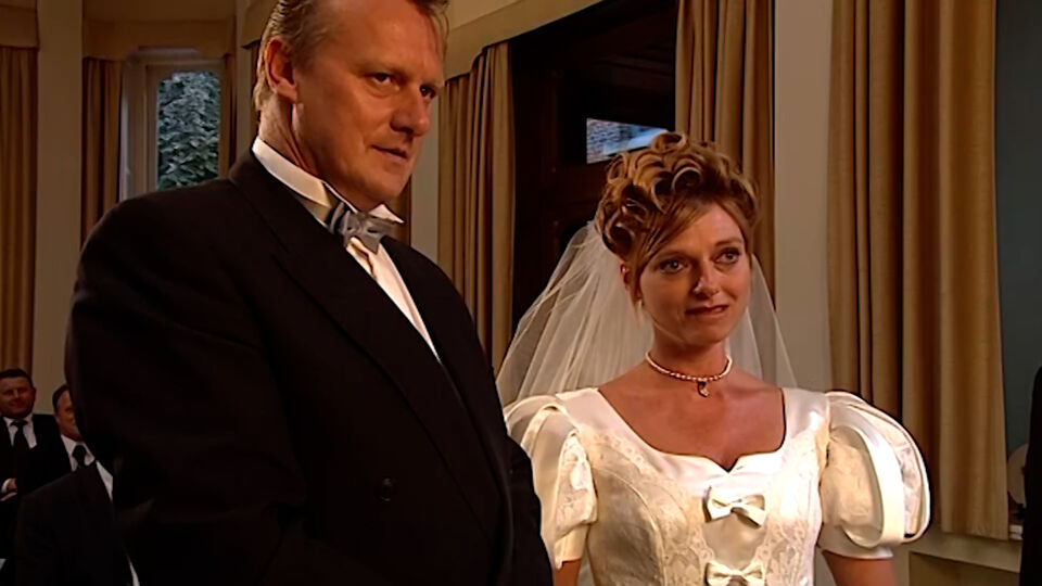 Thuis - Viv en Lowie gaan in tranen uit elkaar | VRT MAX