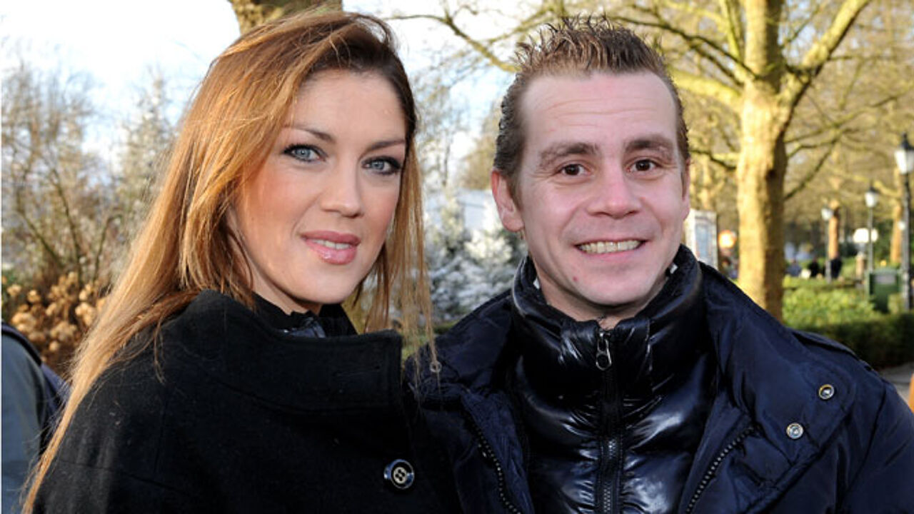 Kelly Pfaff en Sam Gooris hernieuwen huwelijksgeloften | VRT NWS: nieuws