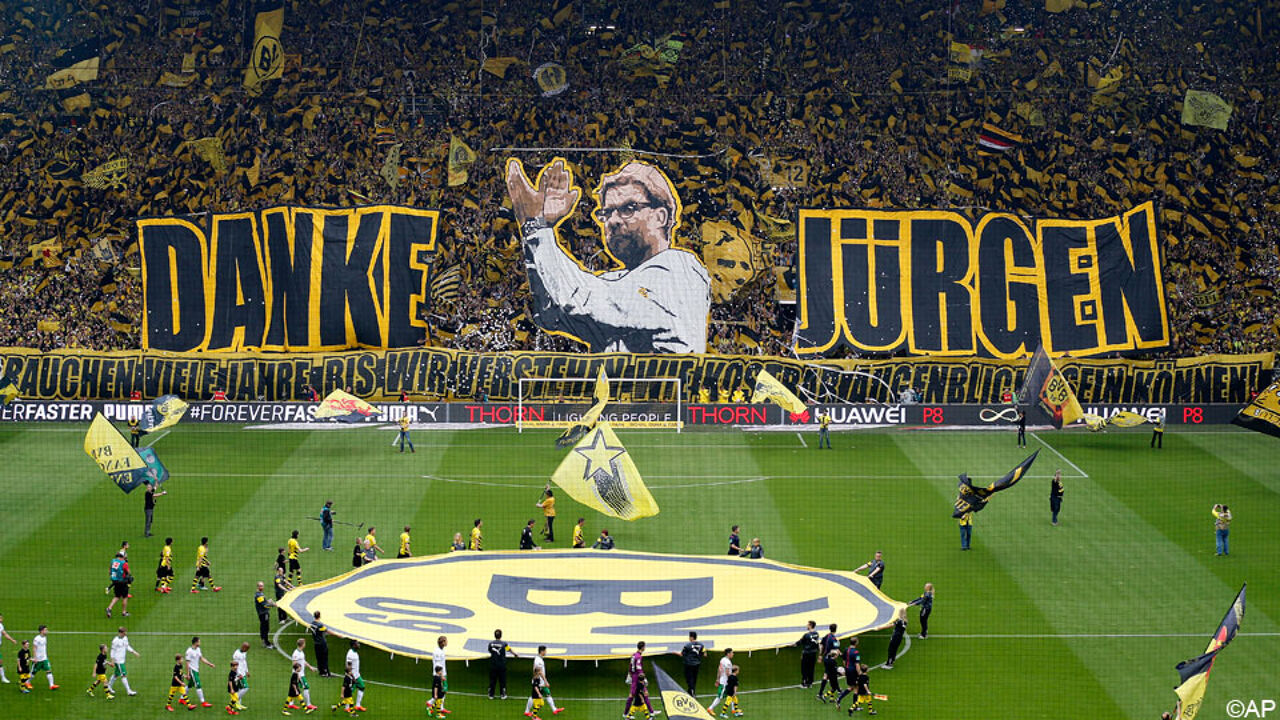 Dortmund neemt afscheid van Klopp met geweldige tifo | sporza