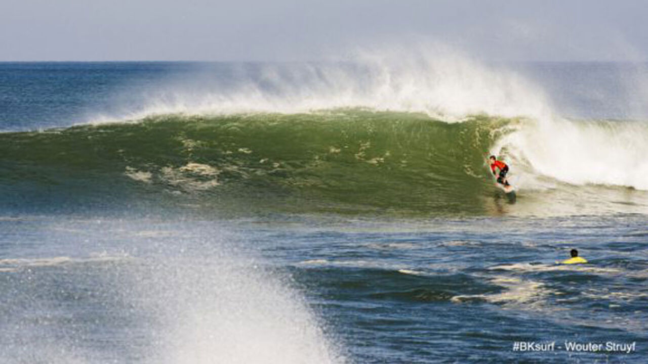 Video: prachtige beelden van het BK golfsurfen | Surfen | sporza