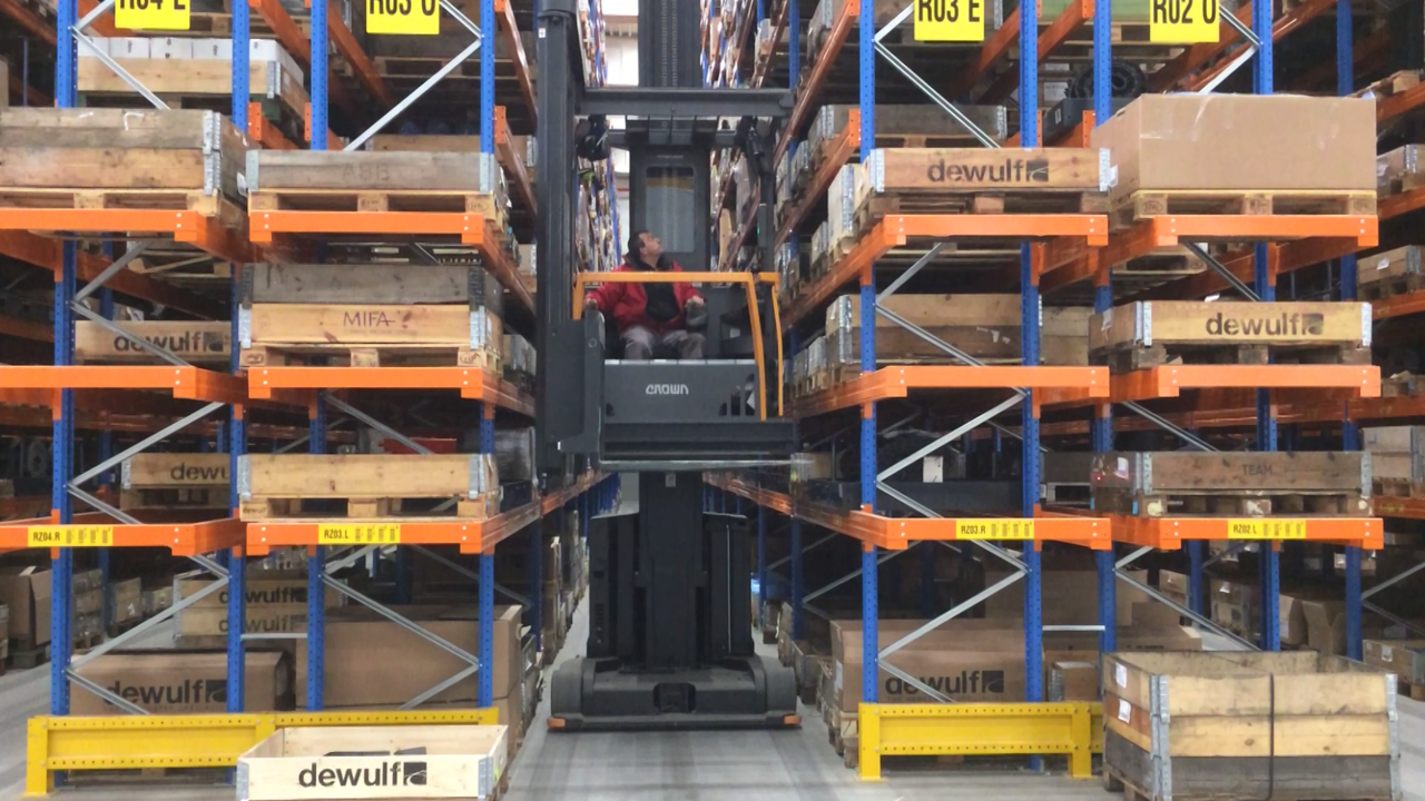 Zorgen de overvolle magazijnen voor lagere prijzen voor de consument ...