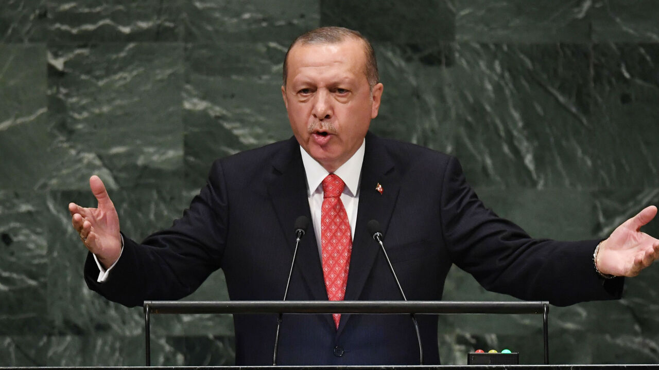 Turkse president Erdogan brengt staatsbezoek aan Duitsland | VRT NWS ...