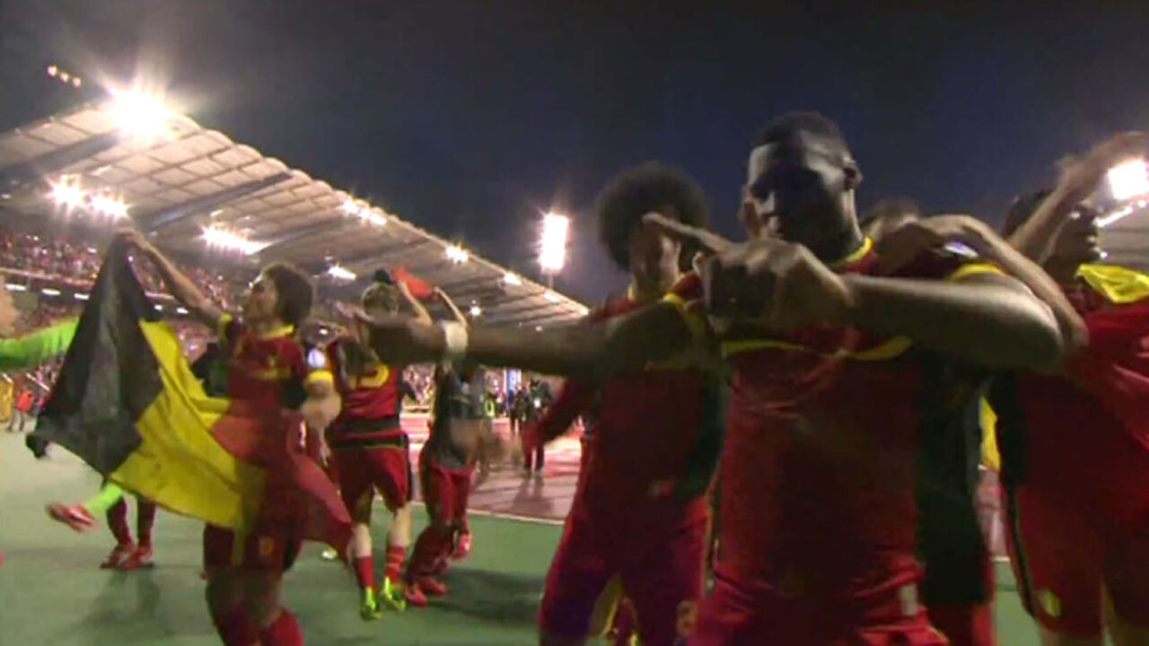 Rode Duivels shaken met vrouwelijke fans | sporza