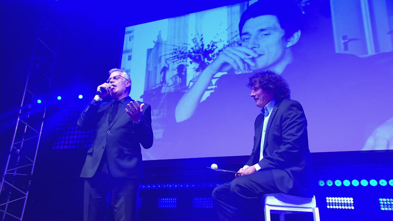 Basketbalkeizer Willy Steveniers geëerd met streep Frank Sinatra | sporza