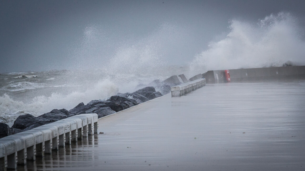 A stormy Sunday as forecasters warn of high winds and storm tides in ...