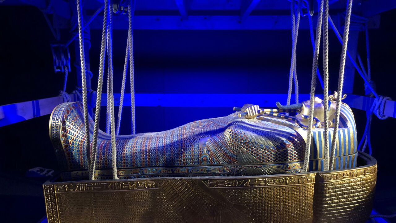 Het lijkt wel tijdreizen: onder futuristische station van Luik kan u nu ...