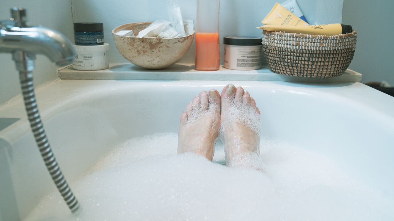 5 redenen om vaker een warm bad te nemen: waarom een bad helpt om beter ...