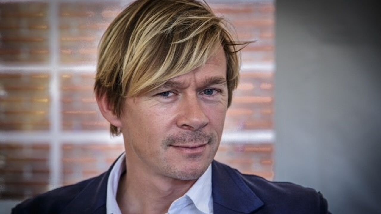 Kris Martin in S.M.A.K. : slim, leuk, kritisch en idioot, het Lam Gods ...