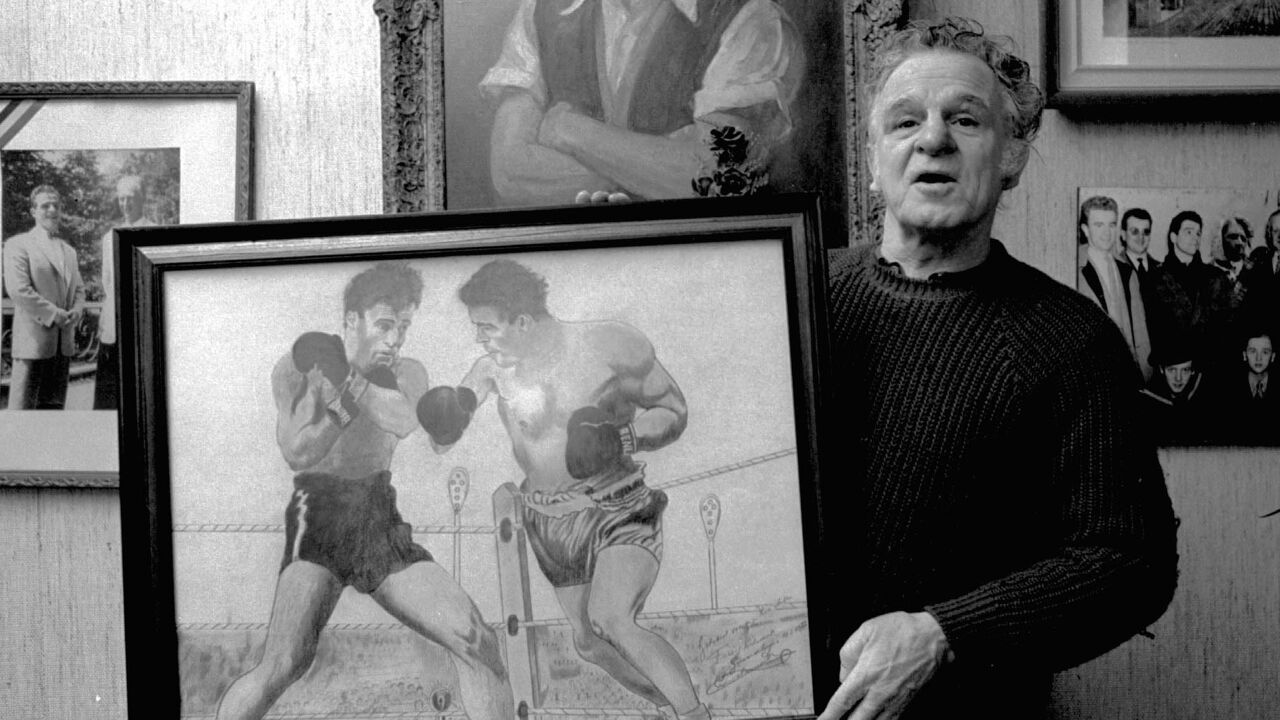 Standbeeld bokser 'Tarzan' of Cyriel Delannoit overgedragen aan stad ...