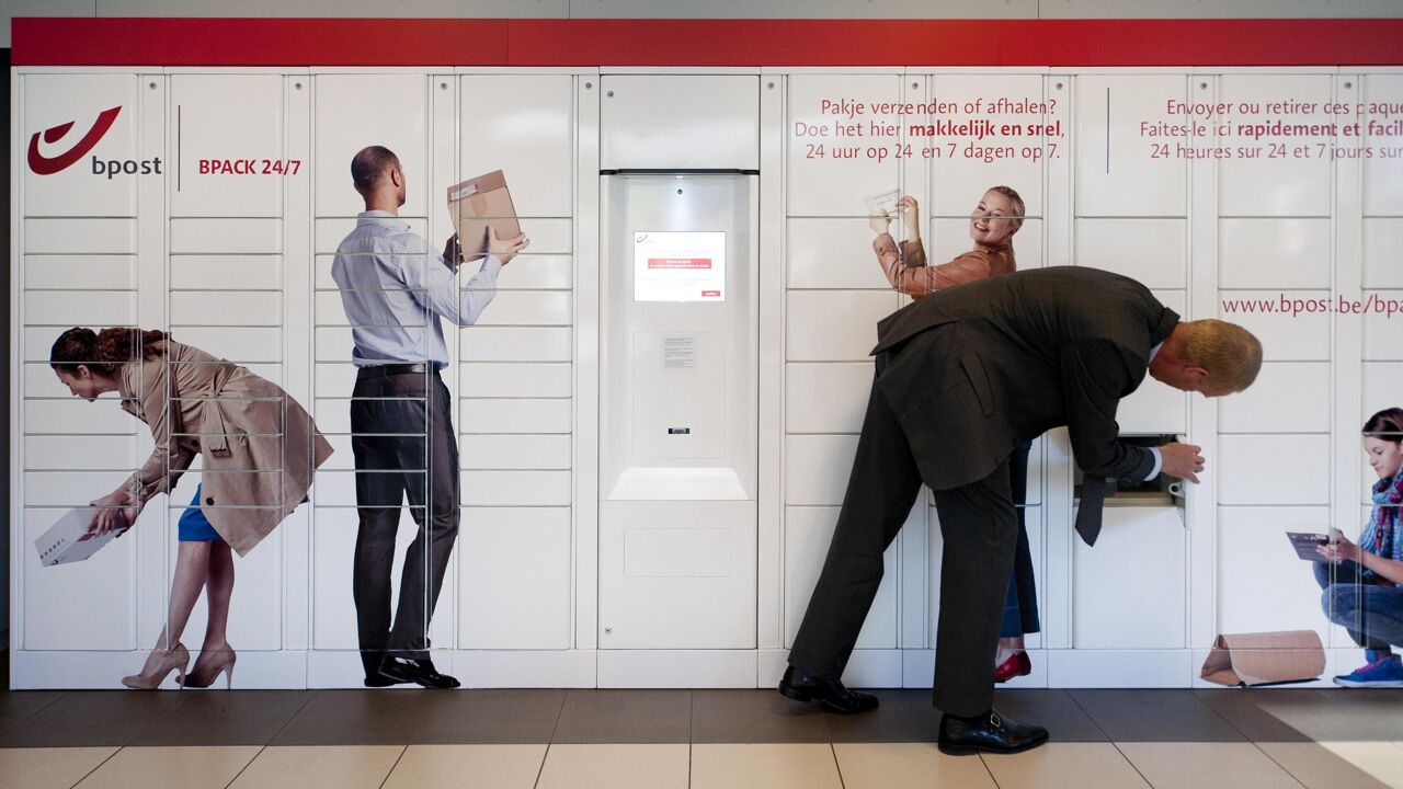 Door de grote drukte kan Bpost even niet meer alle pakjes aan huis ...