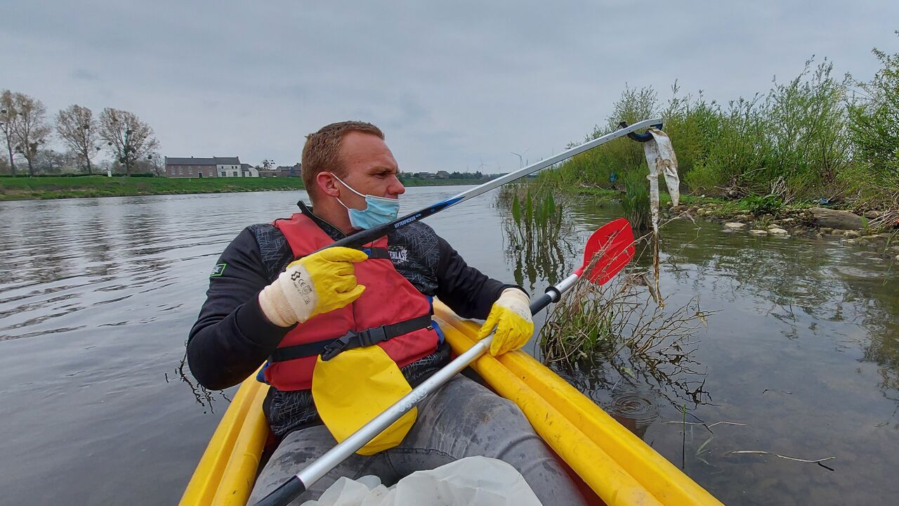 Vervuiling Grensmaas bereikt hoogtepunt: "Vuilste rivier van België én ...