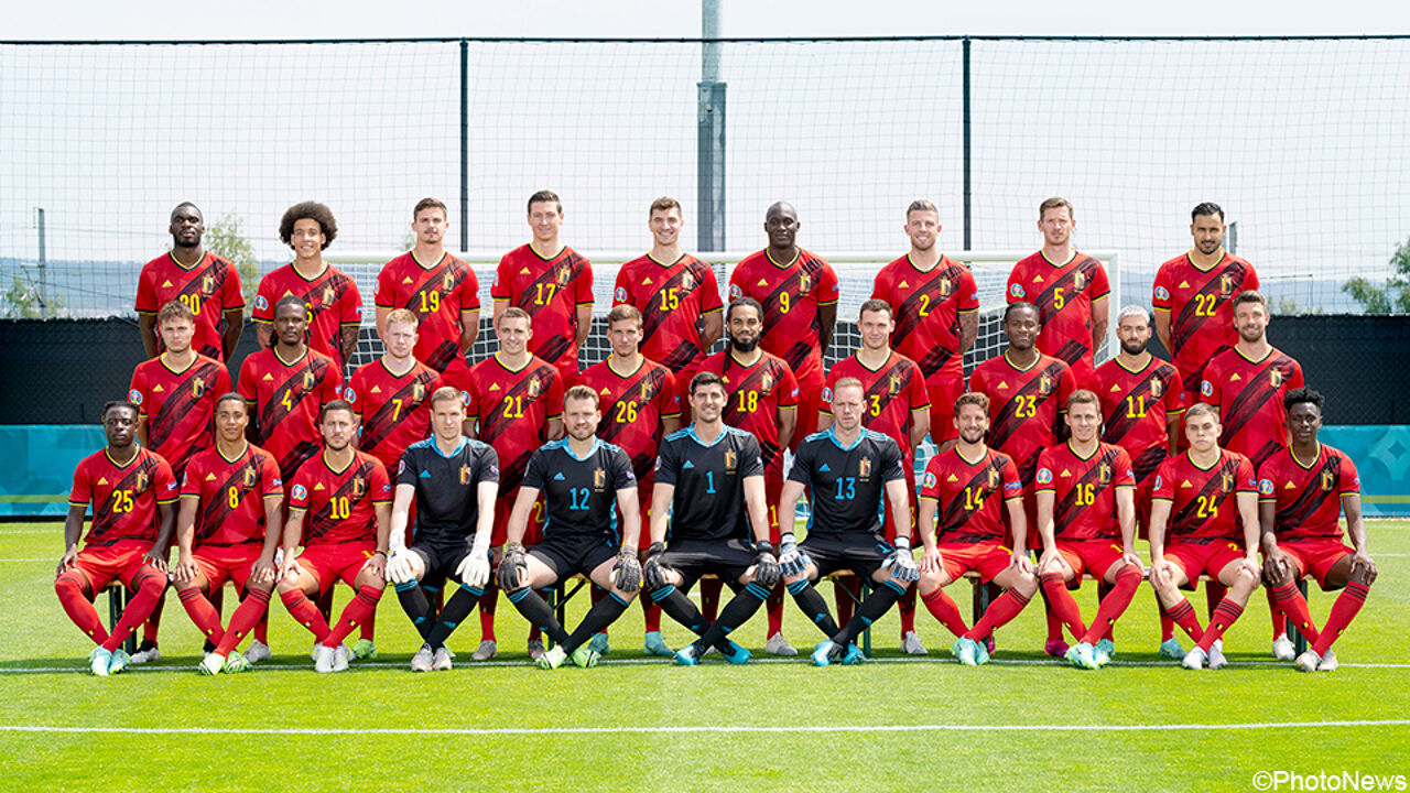 FOTO: Rode Duivels zijn op hun paasbest voor EK-ploegfoto | sporza