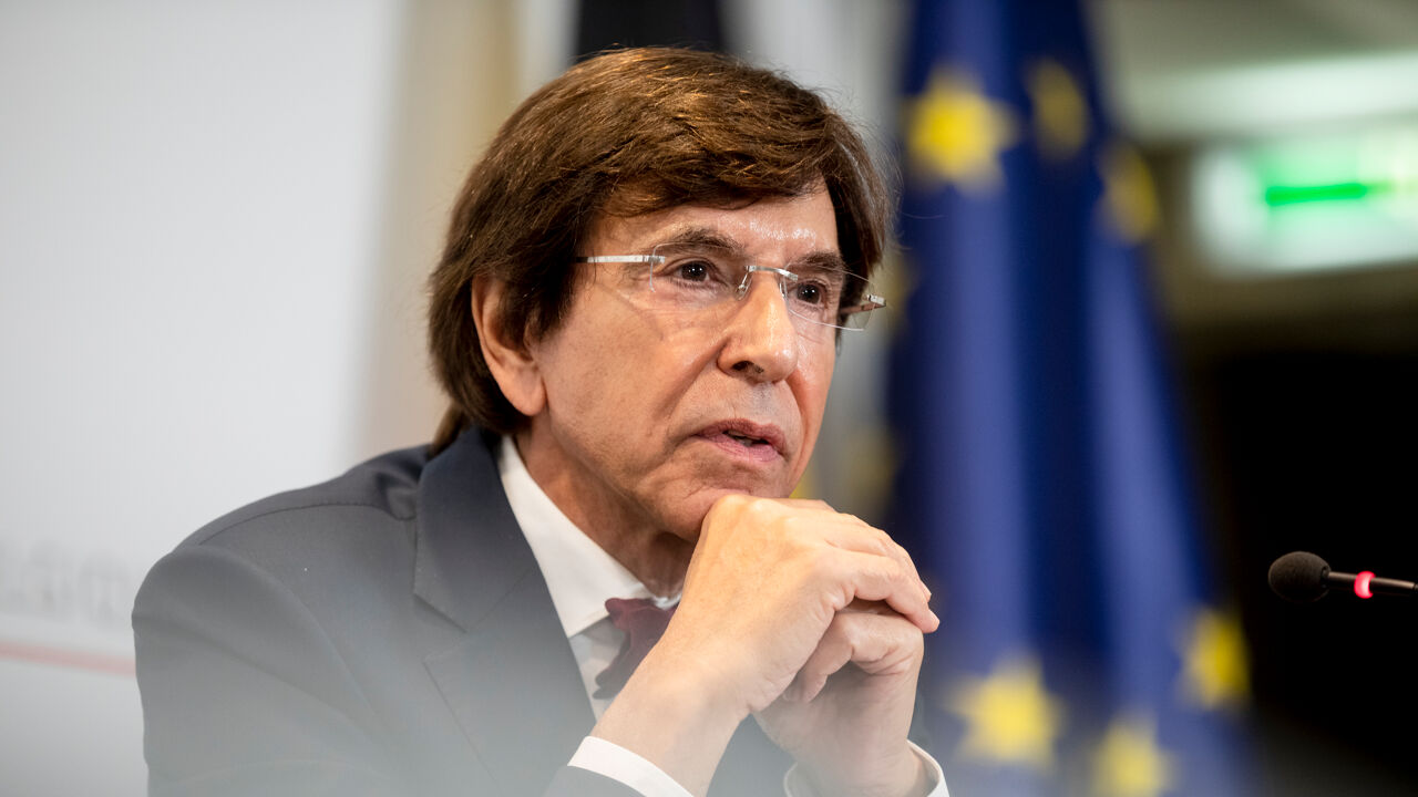 Elio Di Rupo trekt Europese lijst van de PS en verlaat dus (wellicht ...