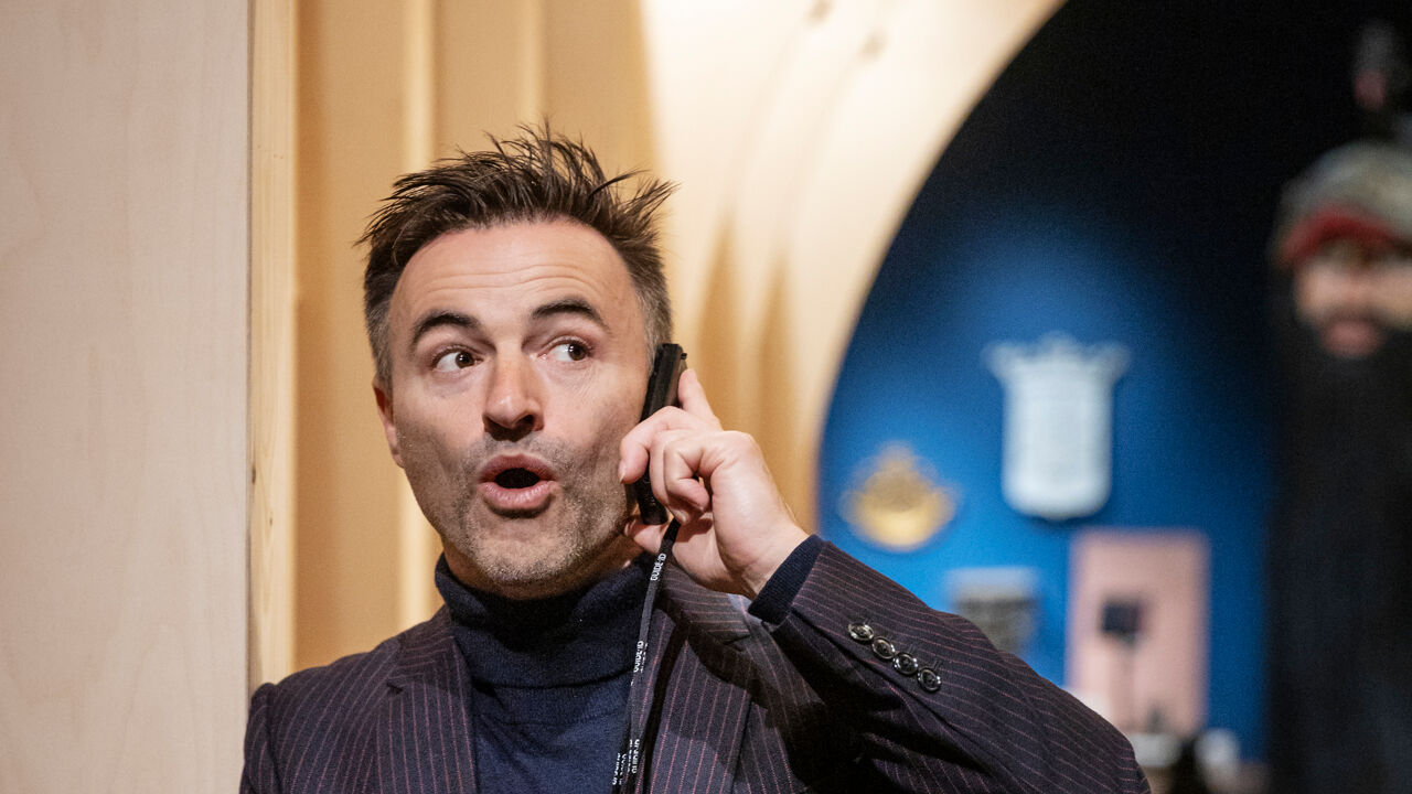 Dimitri Leue brengt 'Van den vos' met Han Coucke en Frank Focketyn ...