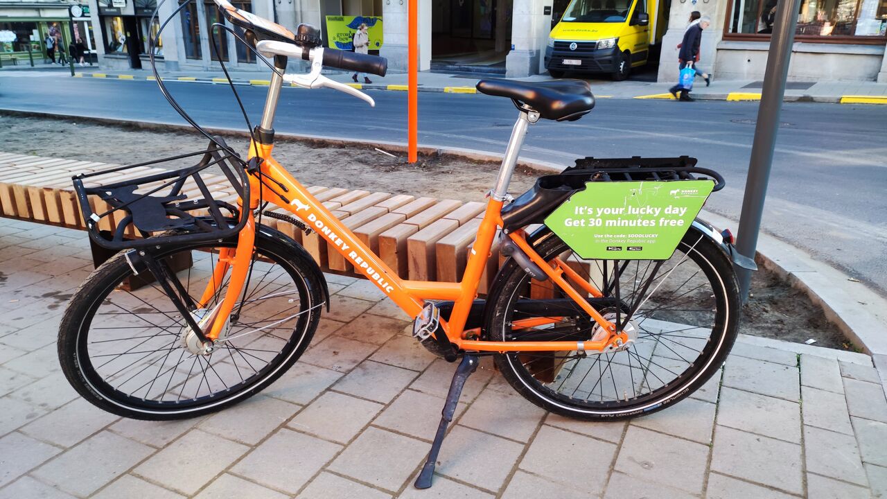 Stad Gent zoekt bedrijven die deelfietsen willen aanbieden | VRT NWS ...