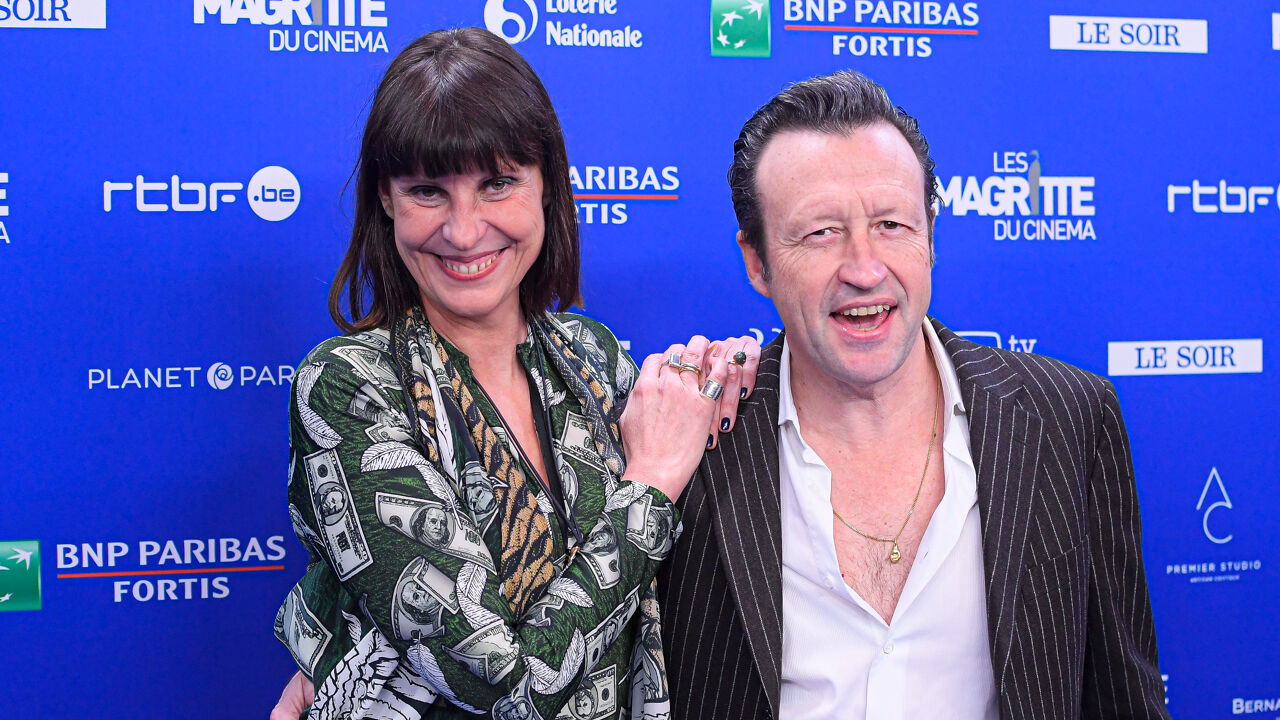 Angèle openhartig in nieuwe Netflix-docu: "Mijn coming-out is van me ...