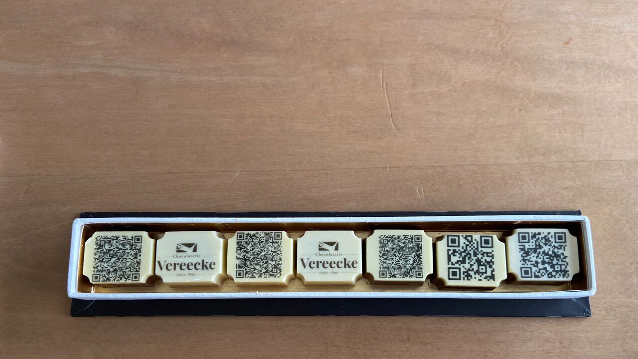 Chocolaterie uit Menen pakt uit met pralines met QR-code: "We plaatsen ...