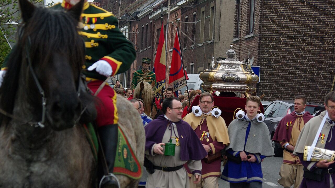 Paassoldaten zullen weer marcheren op paasmaandag in Lembeek: "Het ...