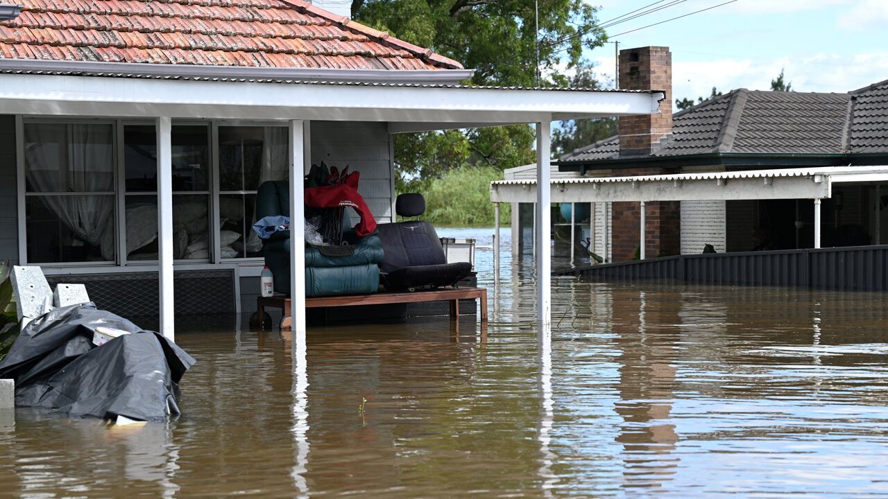 Australië kondigt nationale noodtoestand af wegens overstromingen | VRT ...