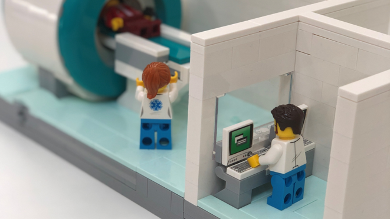 MRI-scanner in LEGO stelt patiëntjes van Sint-Lucasziekenhuis Gent ...