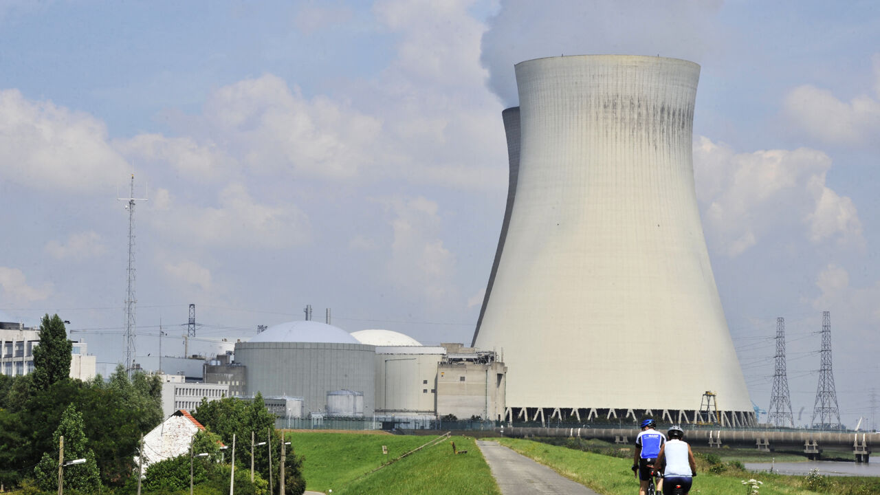Der Kernreaktor Doel 2 ist wieder ans Netz gegangen | VRT NWS: nachrichten