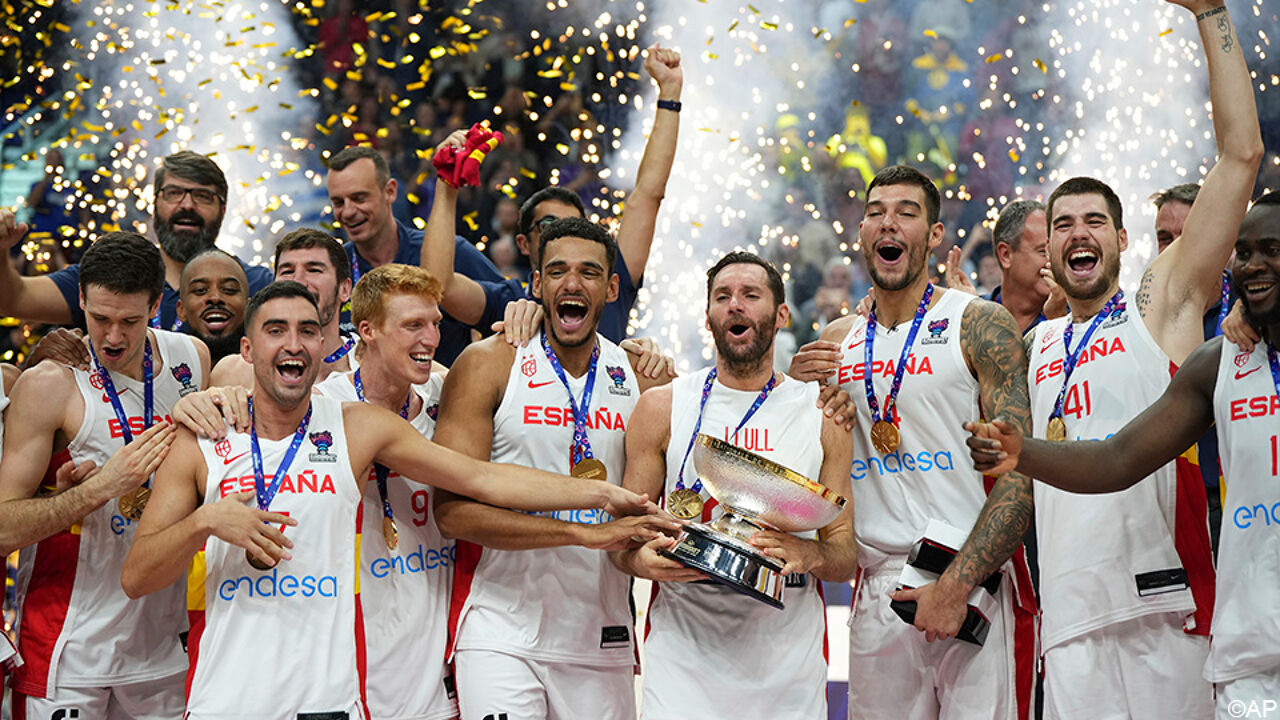 Wereldkampioen Spanje klopt Frankrijk en is nu ook Europees kampioen ...