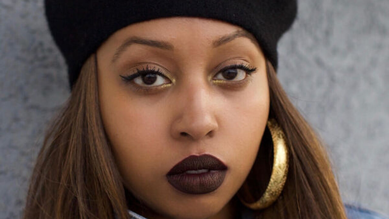 Maak kennis met dichteres Warsan Shire, die nu naar Brussel komt: stem ...