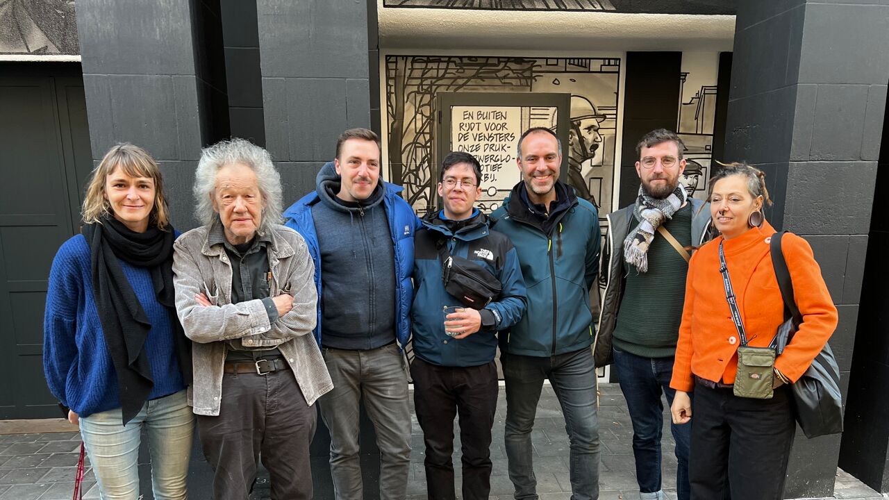 Muurschildering naar boek "Kaas" van Willem Elschot aan Antwerpse ...