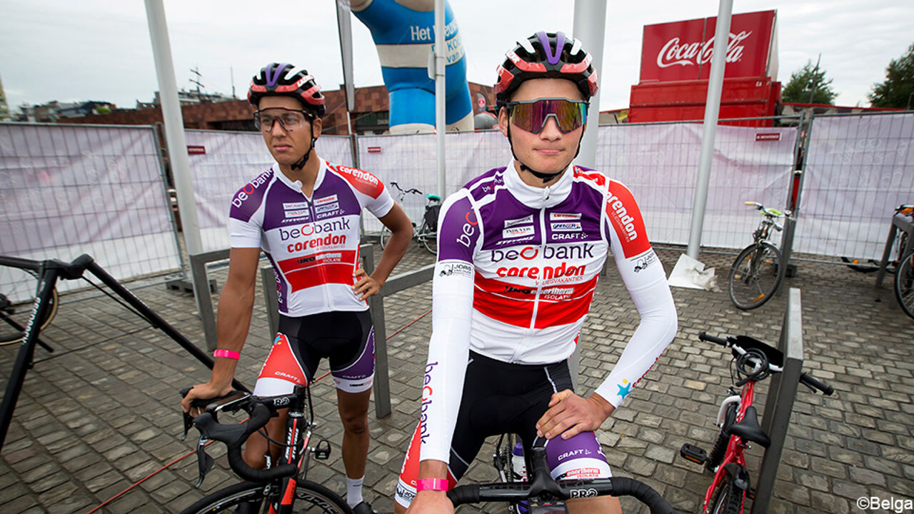 Ex-ploegmaat Mathieu van der Poel en co wuiven Tom "Topper" Meeusen uit ...