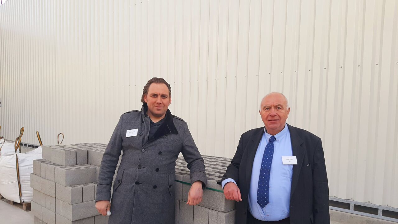 Genkse firma Orbix ontwikkelt bouwblokken waar cement vervangen wordt door CO2: "Beter voor het ...