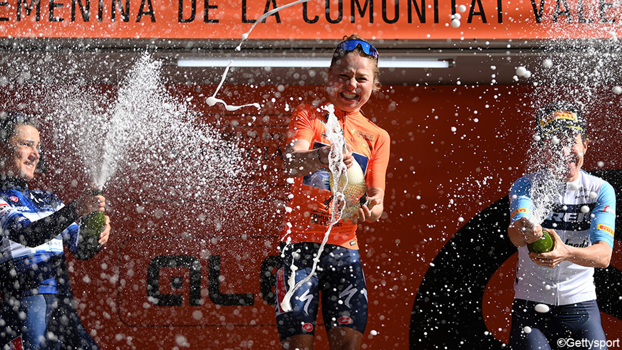 Justine Ghekiere klopt Van Vleuten en co. en is eindwinnares in Ronde ...