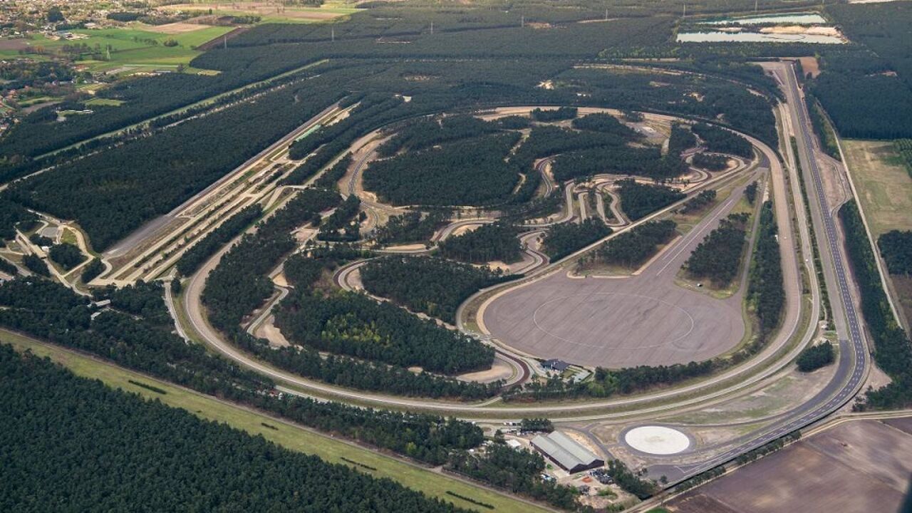 Technici van Fluvius krijgen rijopleiding op testbaan van Ford in ...